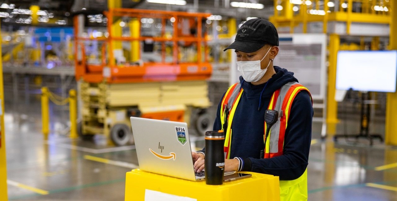 Amazon abre 100 mil vagas de emprego - ISTOÉ DINHEIRO