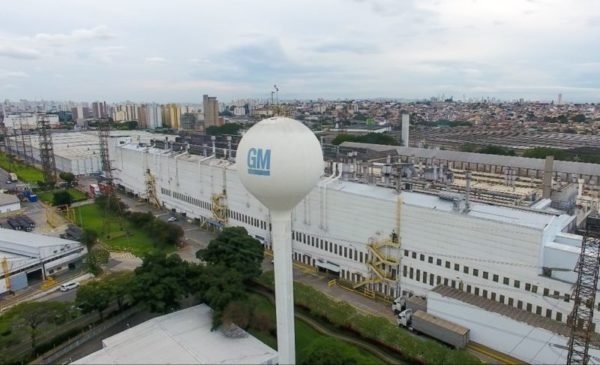 GM abre vagas exclusivamente para negros em programa de trainee - ISTOÉ ...