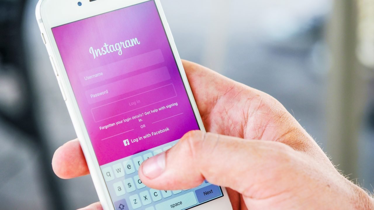 Instagram How To Post Multiple Photos In Stories Montage Pledge Times
