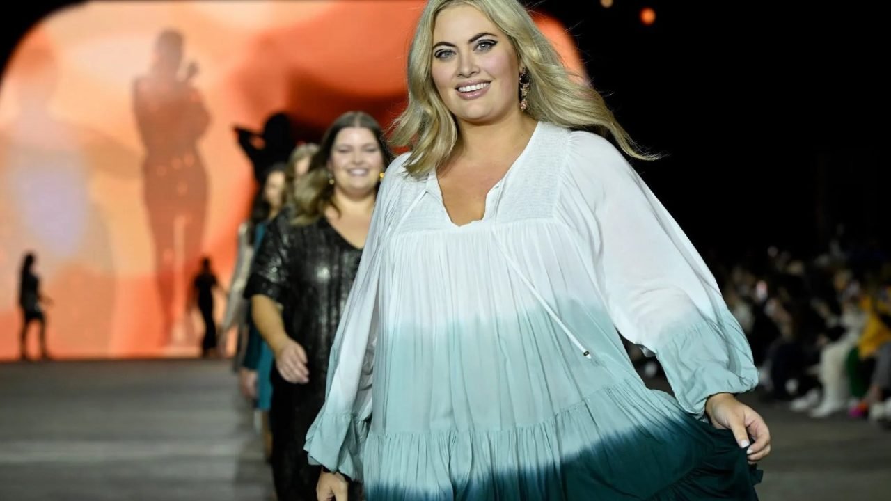 Australian Fashion Week apresenta seu primeiro desfile plus size