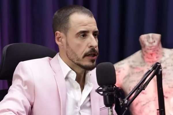 Coach “Red Pill”: quanto ele cobra por seus ensinamentos? - ISTOÉ DINHEIRO